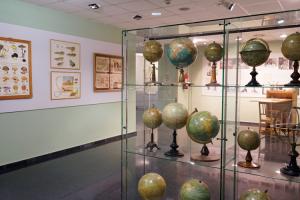 ¿Sabes qué es una esfera armilar? - Museo Pedagógico de Aragón